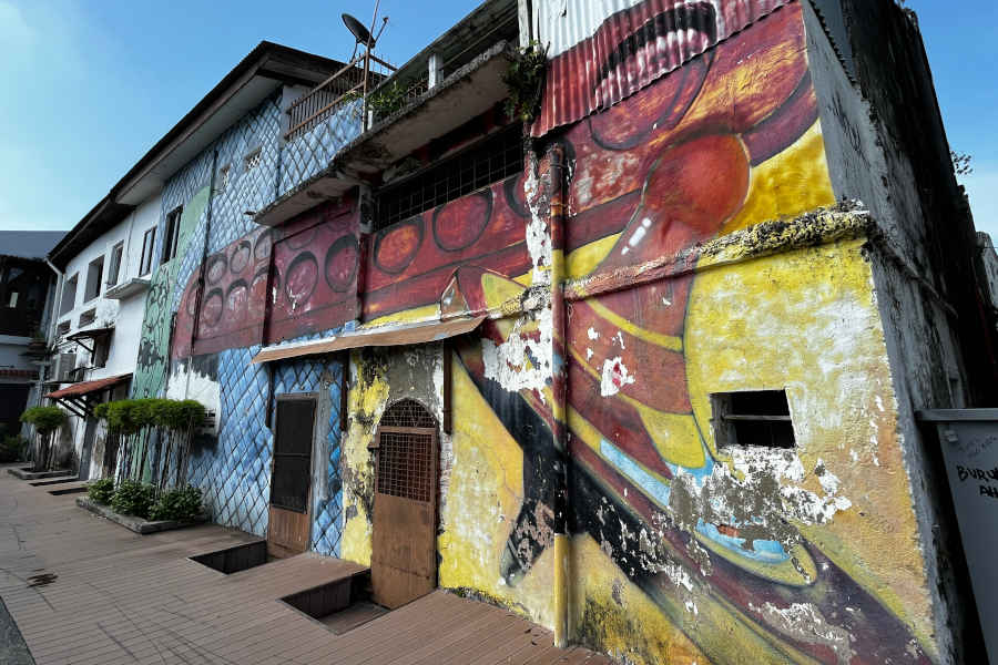Discover Melaka Street Art and Murals • The Gees Travel