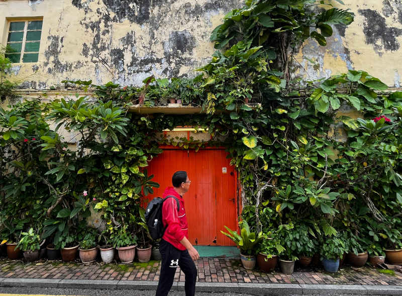 Discover Melaka Street Art and Murals • The Gees Travel