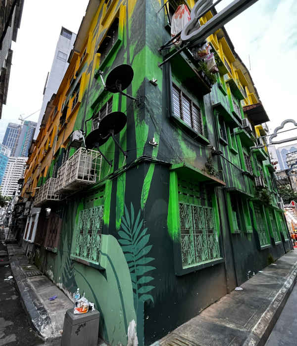 Explore Jalan Alor KL Street Art Collections • The Gees Travel