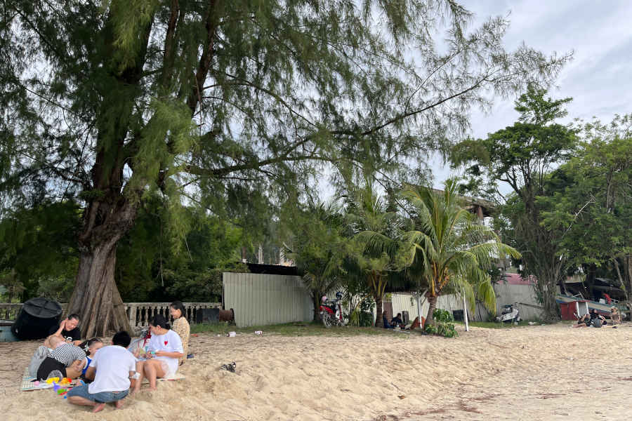 6 Things To Do In Batu Ferringhi Beach, Penang • The Gees Travel