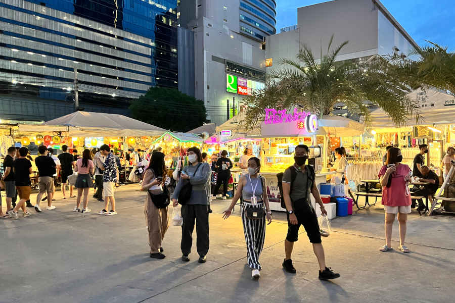 Jodd Fairs Night Market • The Gees Travel