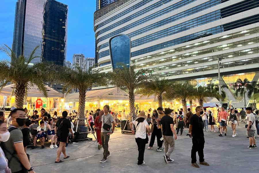 Jodd Fairs Night Market • The Gees Travel